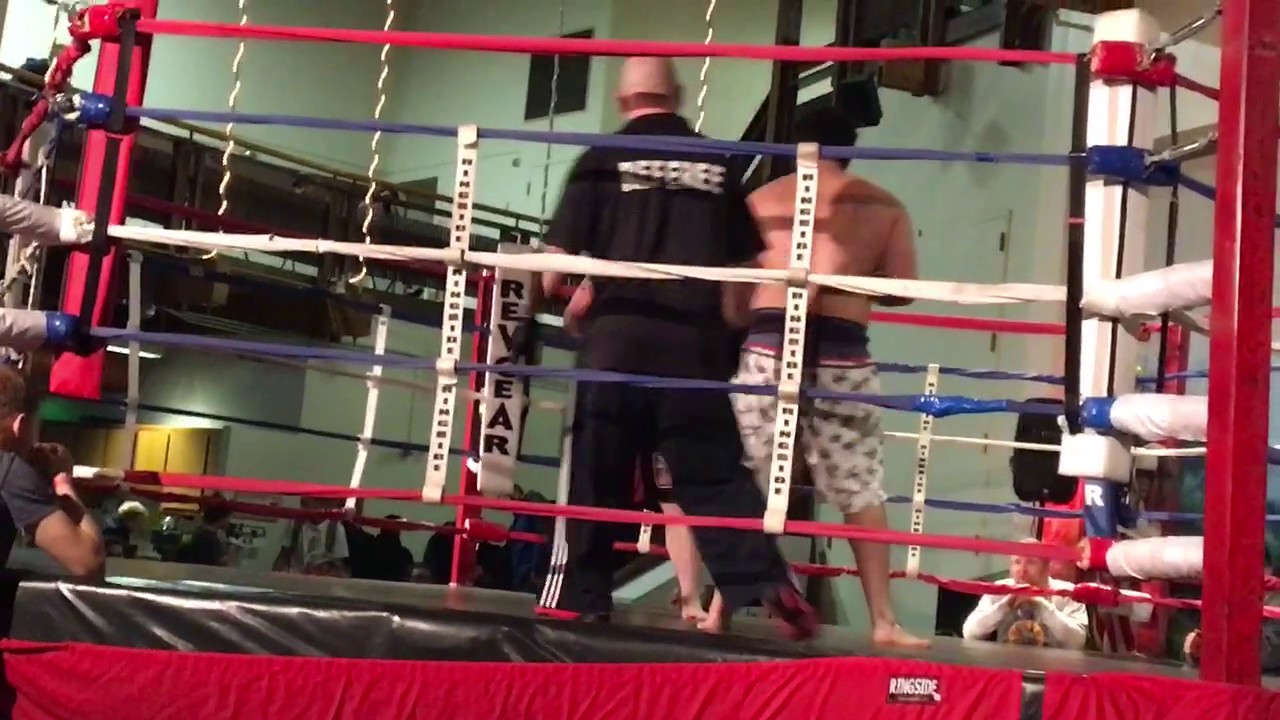 Cole Morrow boxing Thursday night fights rd3 - YouTube