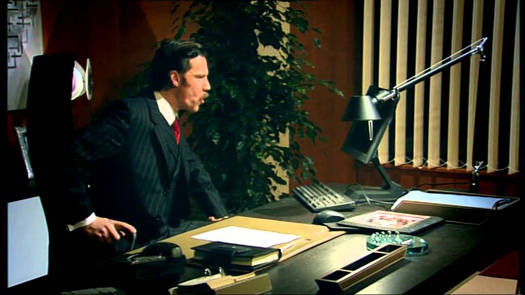 The I.T. Crowd - Chris Morris - Hello! HELLO!! - YouTube
