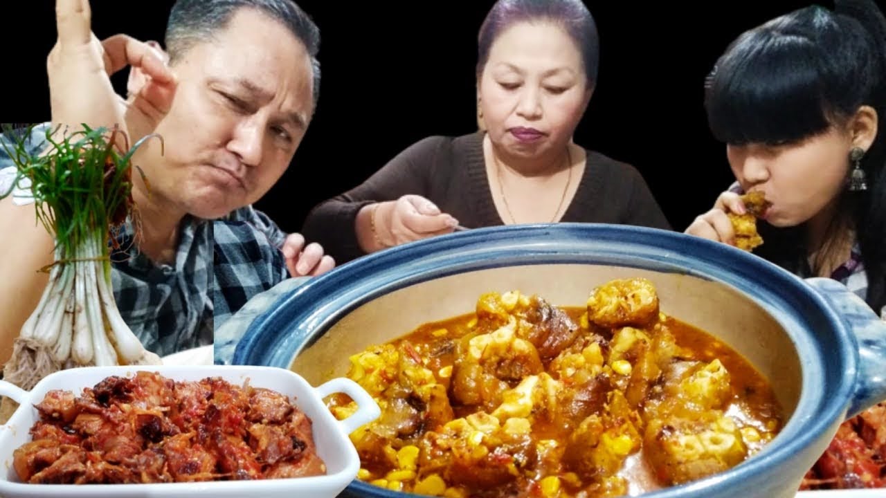 PORK FEET WITH CORN 🌽 & SMOKE PORK CHUTNEY WITH NAGA GARLIC - YouTube