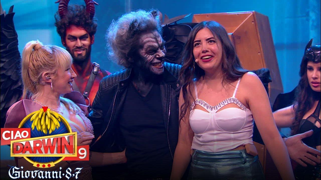 Ciao Darwin L'inizio del viaggio nel tempo per le squadre Milf e Teen - YouTube