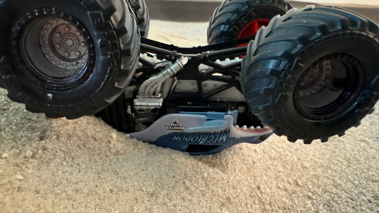 Monster Jam San Jose, Costa Rica Show 3 - YouTube