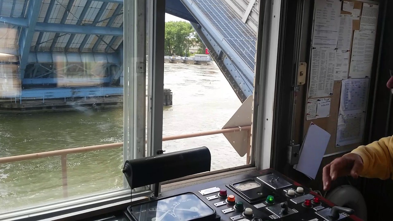 How a Drawbridge operates - YouTube