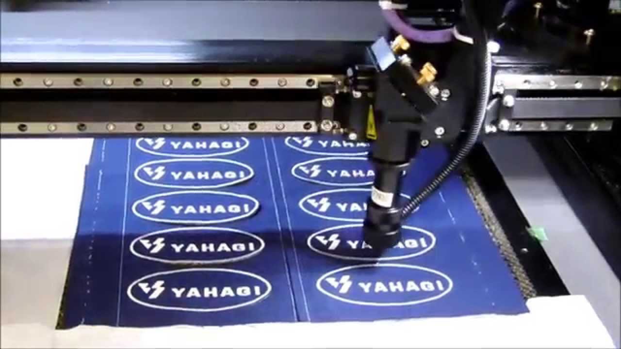 Cyclone Laser Software カメラ付きレーザーカッター - YouTube