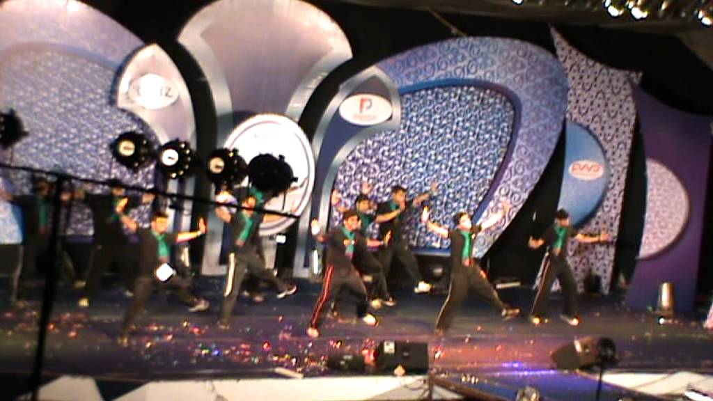 Most Entertaining Dance - YouTube