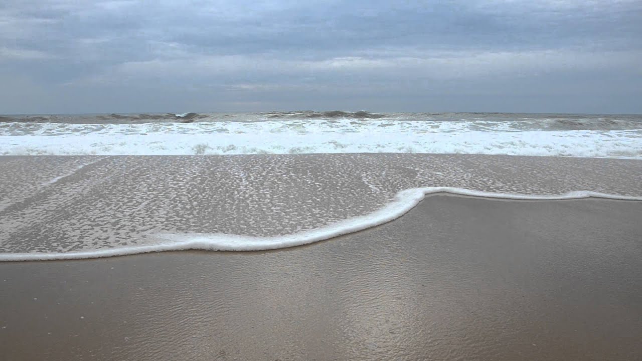 Wave at Le Penon, France. - YouTube