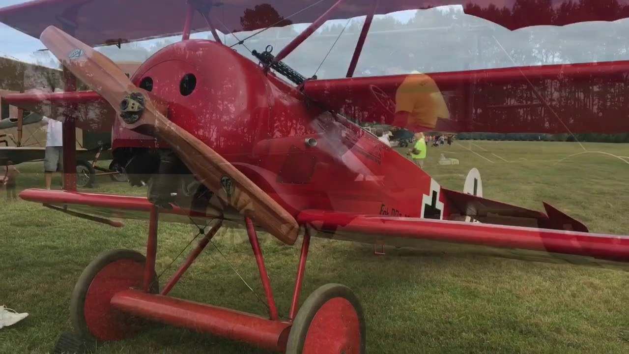 BIPLANES & TRIPLANES OF WW1 AIR SHOW - YouTube