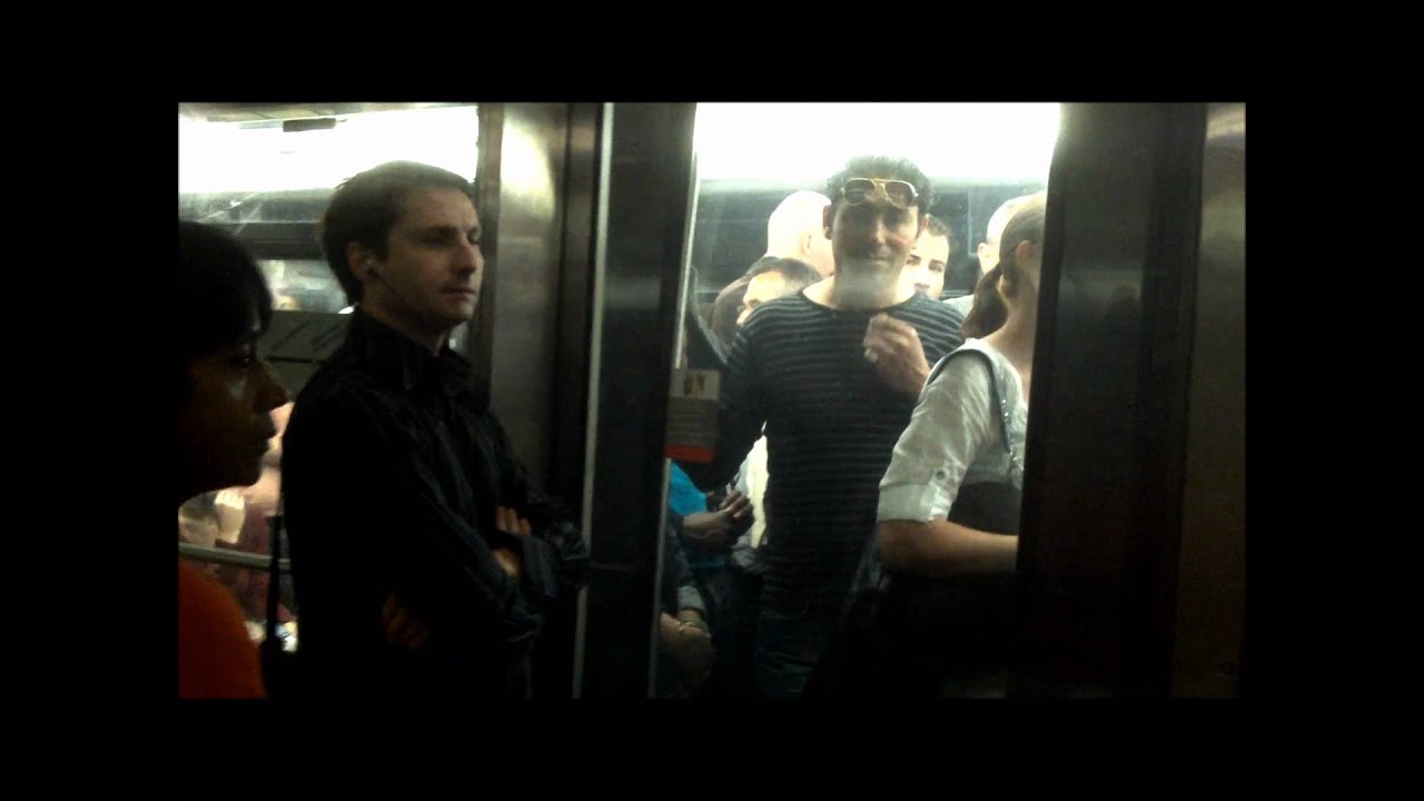Paris metro: Ligne 14, Pyramides - YouTube