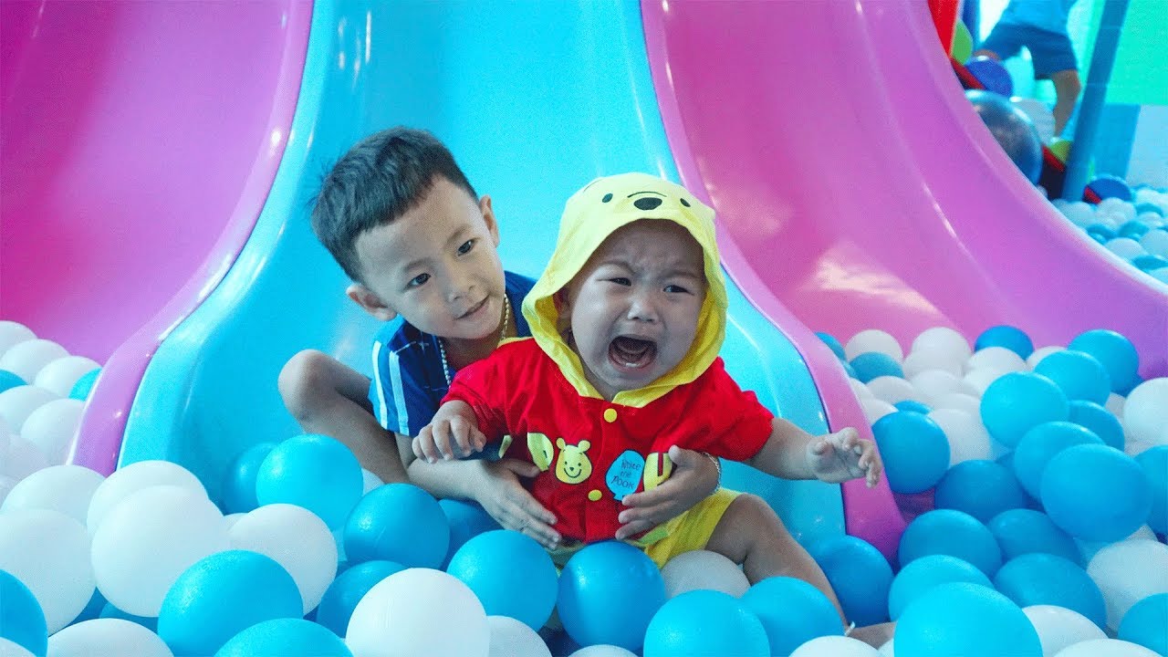 Playground Song | Nursery Rhymes & Kids Songs - YouTube