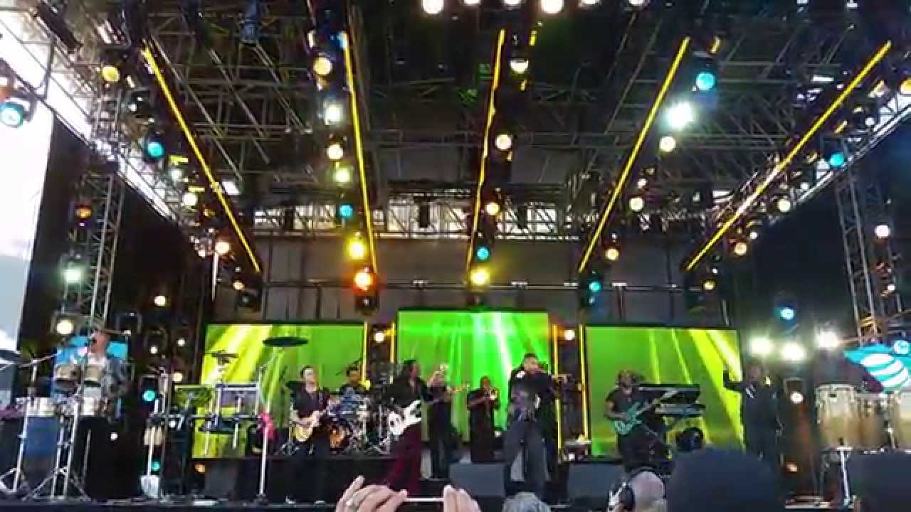 Jimmy Kimmel Live! Outdoor Mini-Concert - Earth, Wind & Fire performing ...