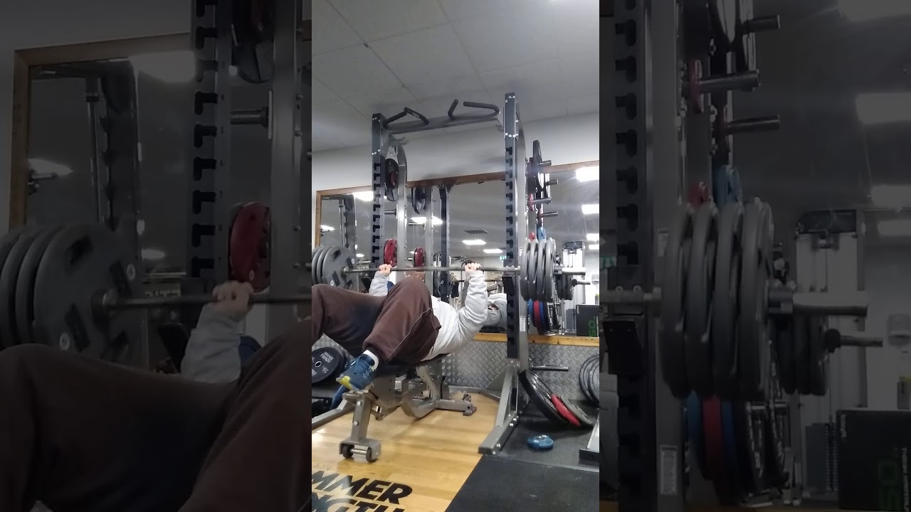 Bench press 4reps x 220kg no legs - YouTube