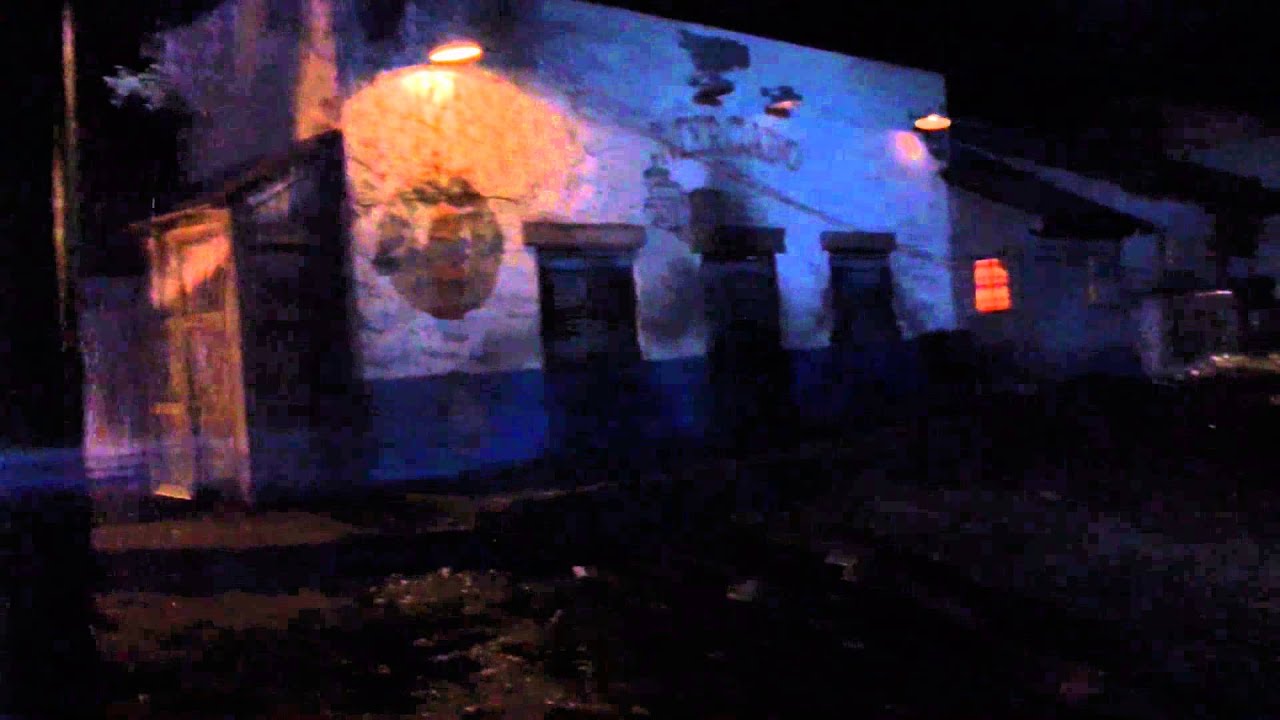 Universal Studios Hollywood / Night Studio Tour - YouTube