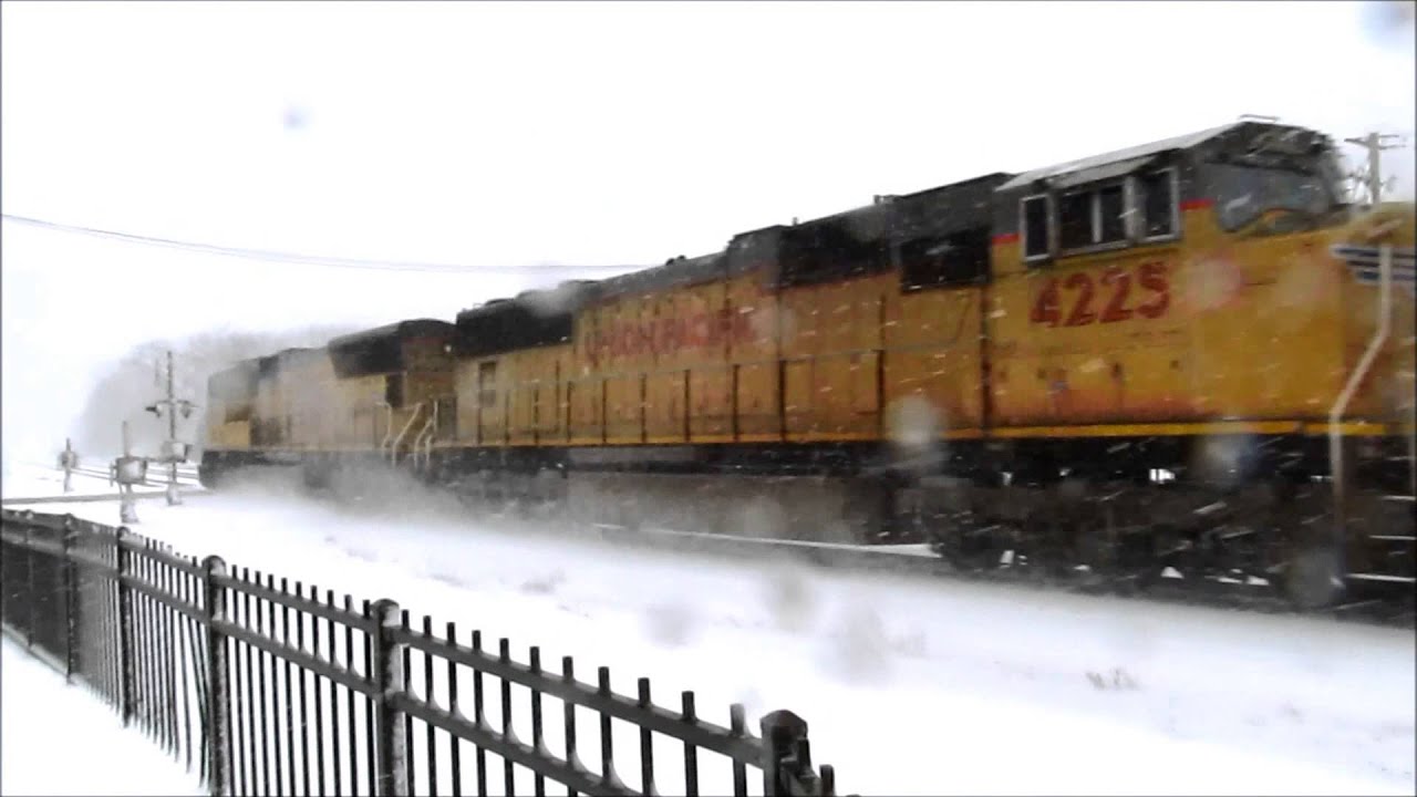 UP#5024+4225+5127+4383@Lombard IL26FEB13 - YouTube