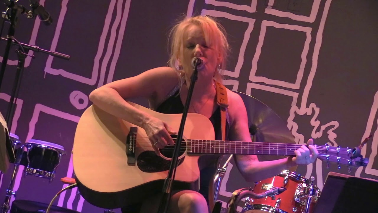 Elizabeth Bernardini Baby Come Back To Me - YouTube