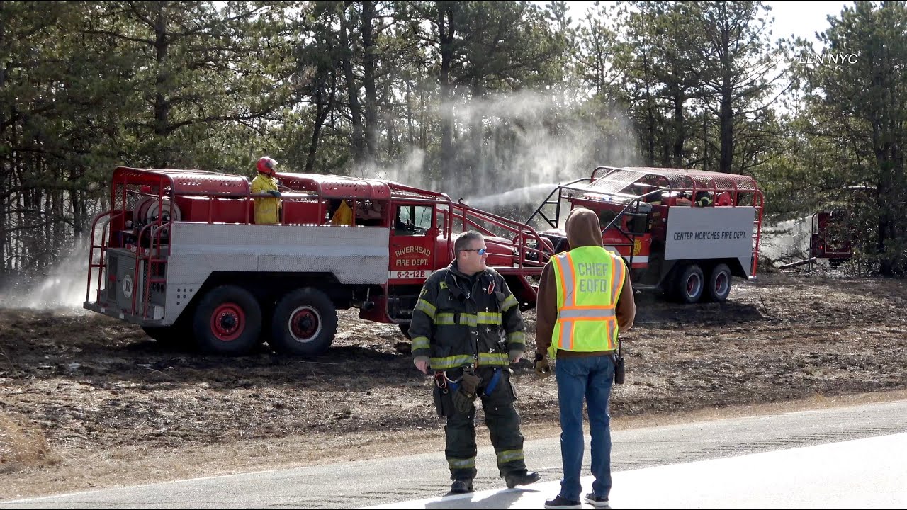Massive Response to Westhampton Brush Fire - YouTube