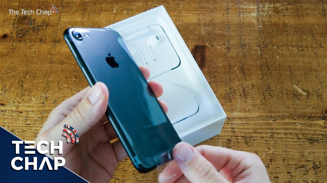 iPhone 7 Unboxing & Quick Look - YouTube