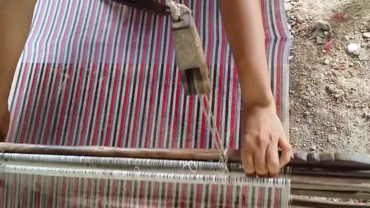 Cambodia tradition - Khmer scarf, KRAMA KHMER #3 - YouTube