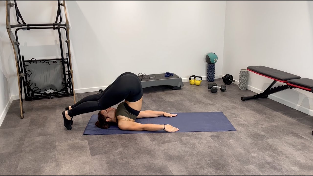 Pike Stretch to Back Roll - YouTube