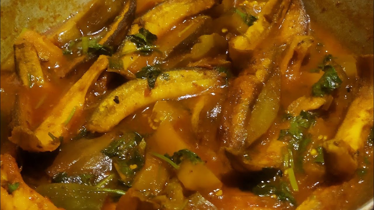 বেগুন দিয়ে পাকাল মাছের ঝোল। কম তেল মশলা দিয়ে রসুন পেঁয়াজ ছাড়া ...