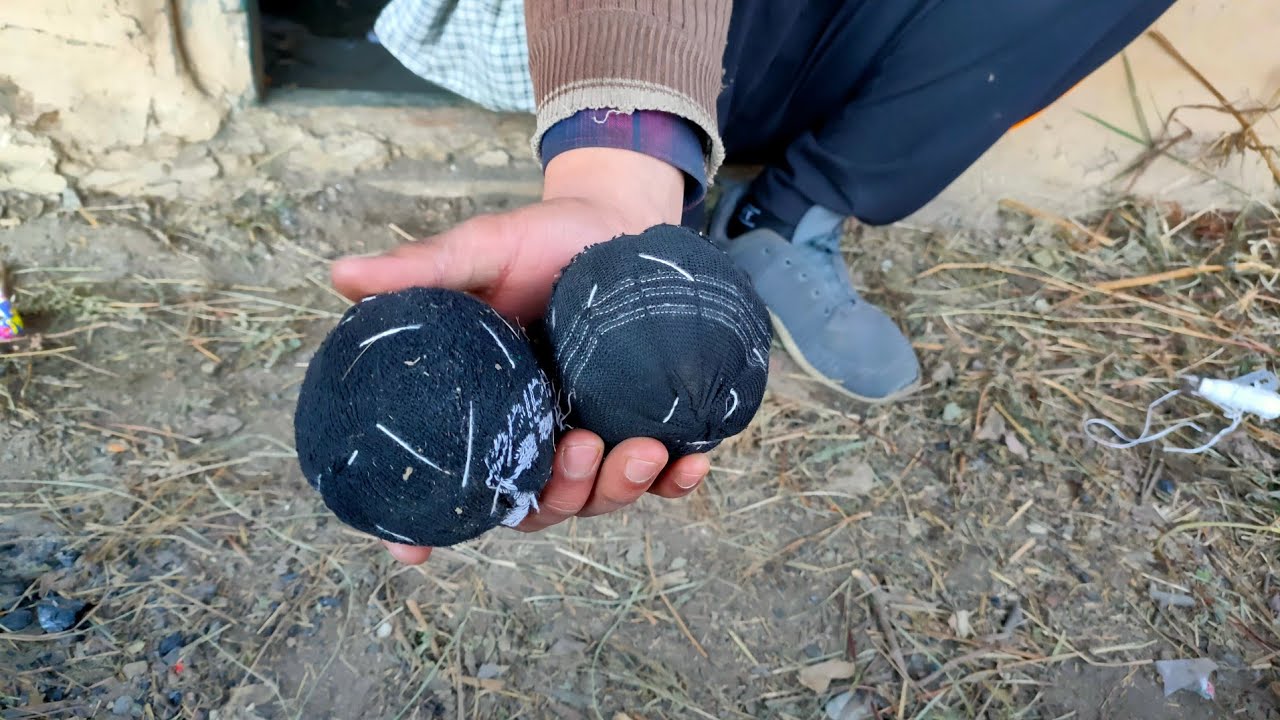 Sock Ball.|| How to make a sock ball.|| जुराब की बॉल कैसे बनाते हैं ...