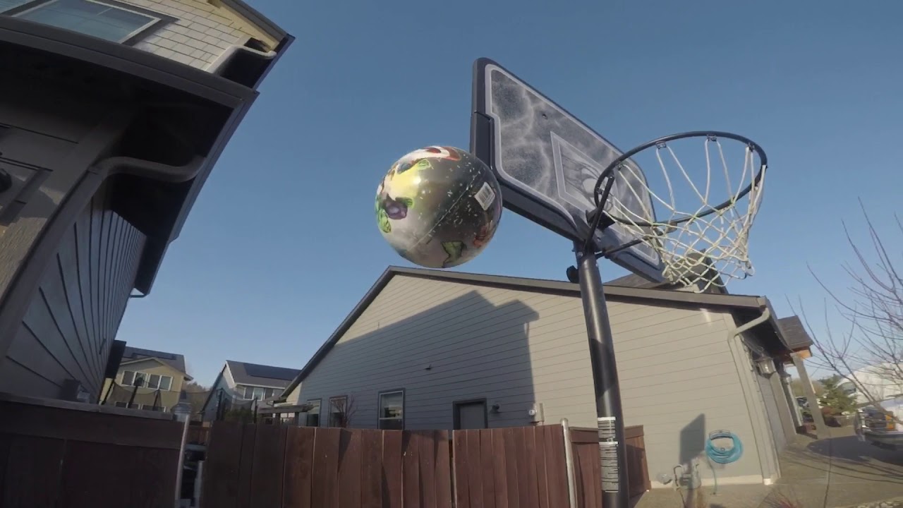 Floating ball with leaf blower - YouTube