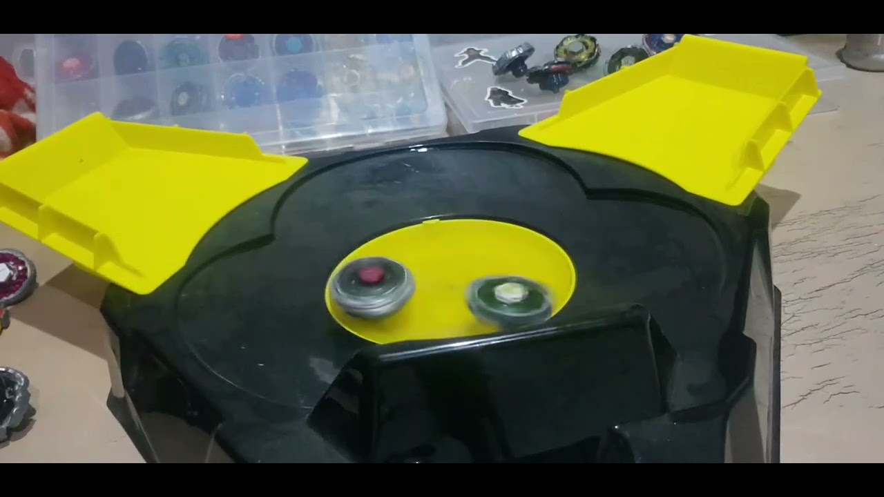 Beyblade metal fight cyclone stadium - YouTube