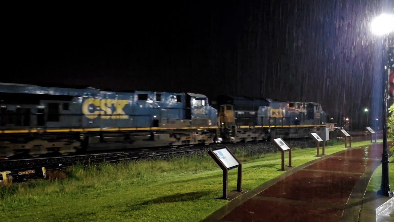 CSX Manifest Train During Downpour On The Fitzgerald Sub - YouTube