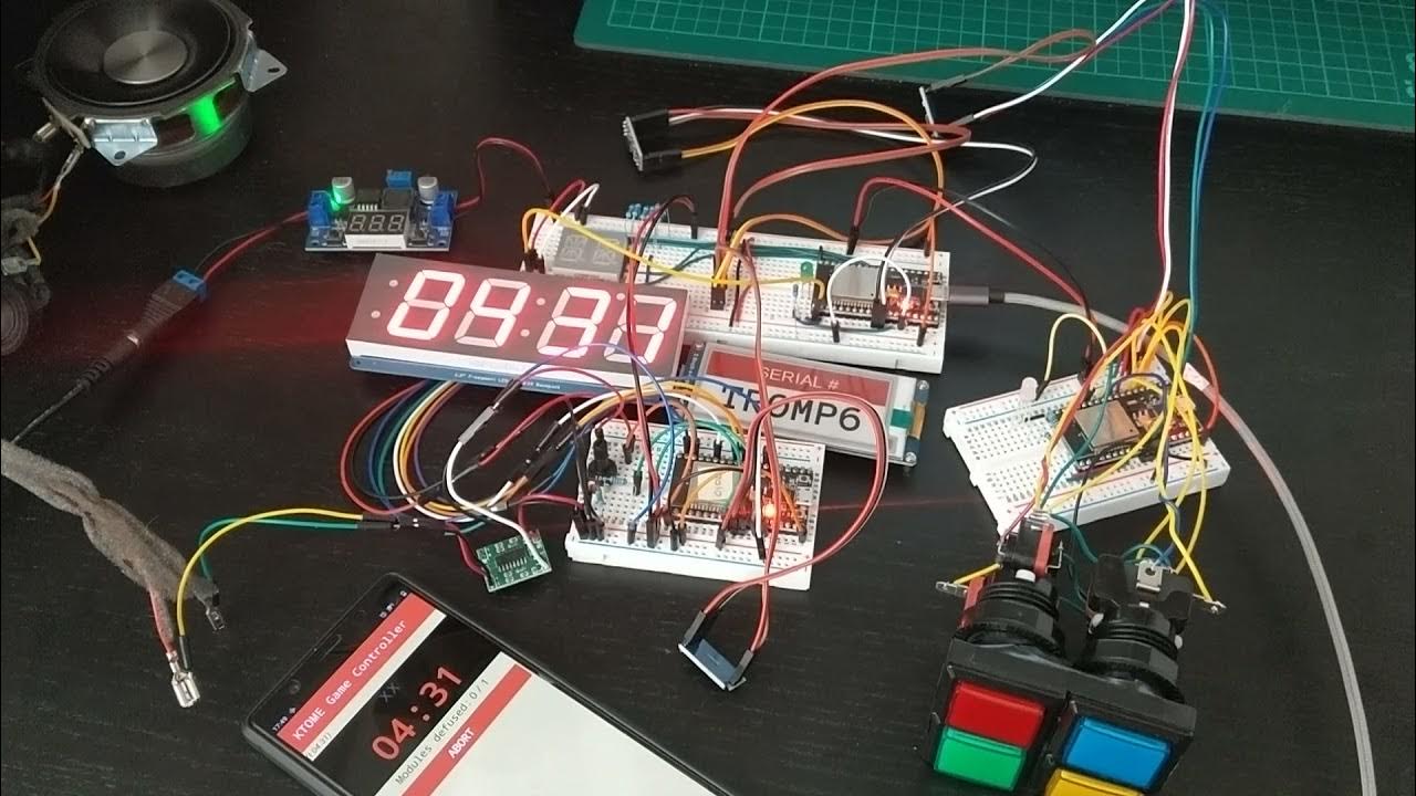 Keep Talking or the Microcontroller Explodes: Simon speaking - YouTube