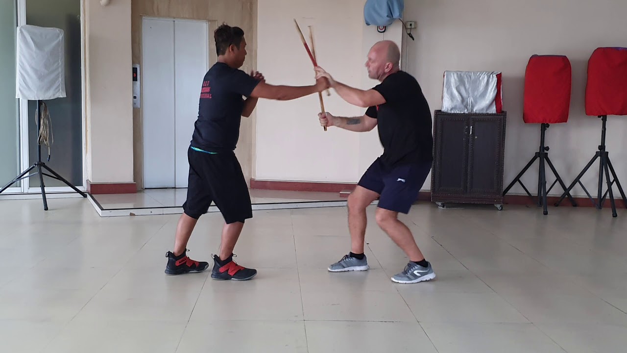 12 STRIKES BLOCKING AND STRIKING - YouTube