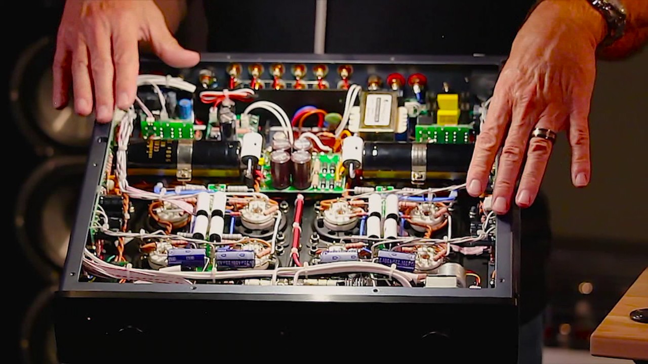 PrimaLuna DiaLogue Premium HP Integrated Amplifier - An Inside Look ...