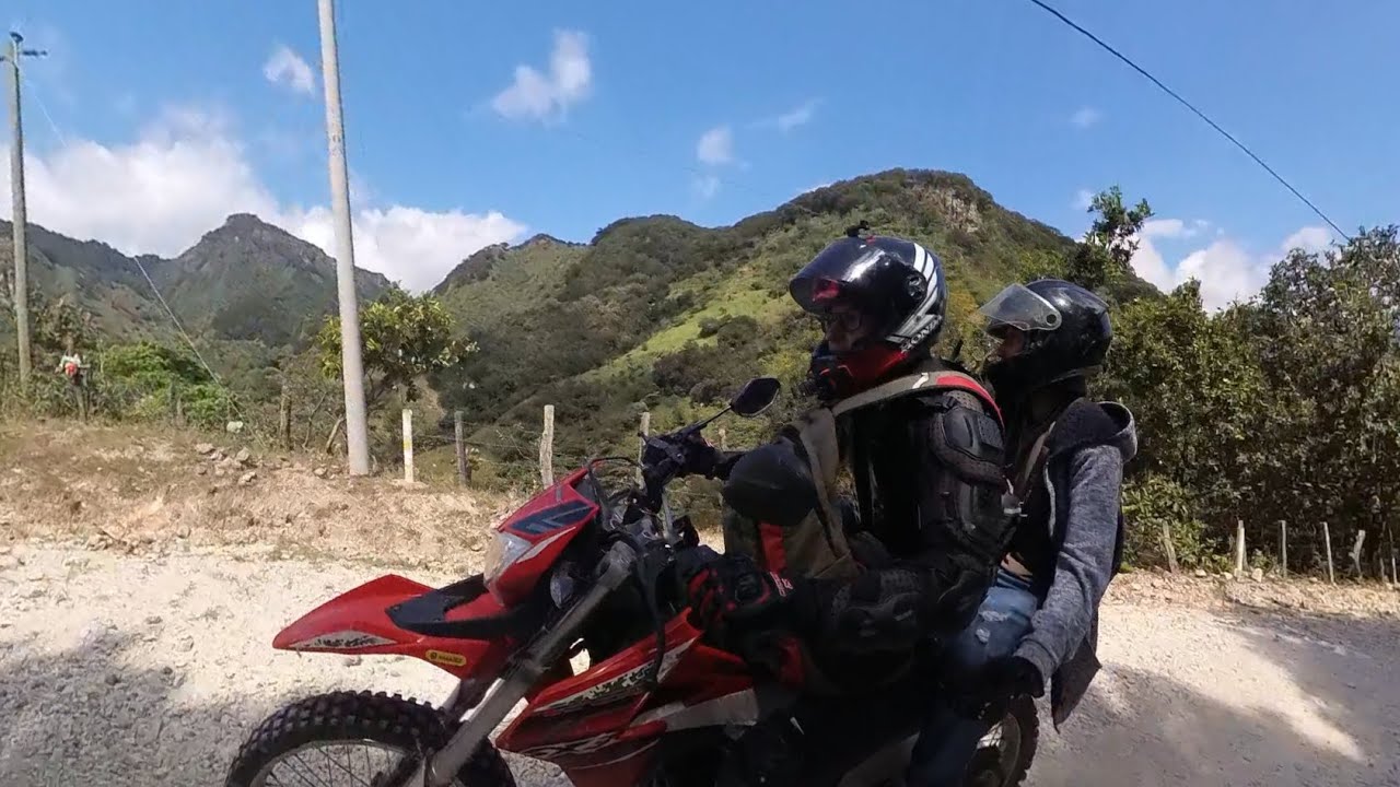 Genesis SX3 250 | Con Dos Personas Entre Montañas - YouTube