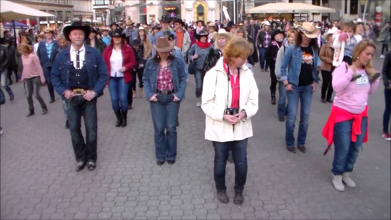 LD flash mob WB 2016 - Canadian Stomp - YouTube