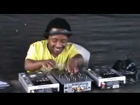 DJ Finzo in Fochville - YouTube