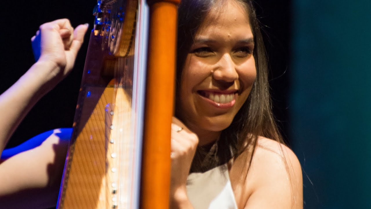 Piano - Bebu Silvetti (Festival Mundial del arpa 2023) - YouTube