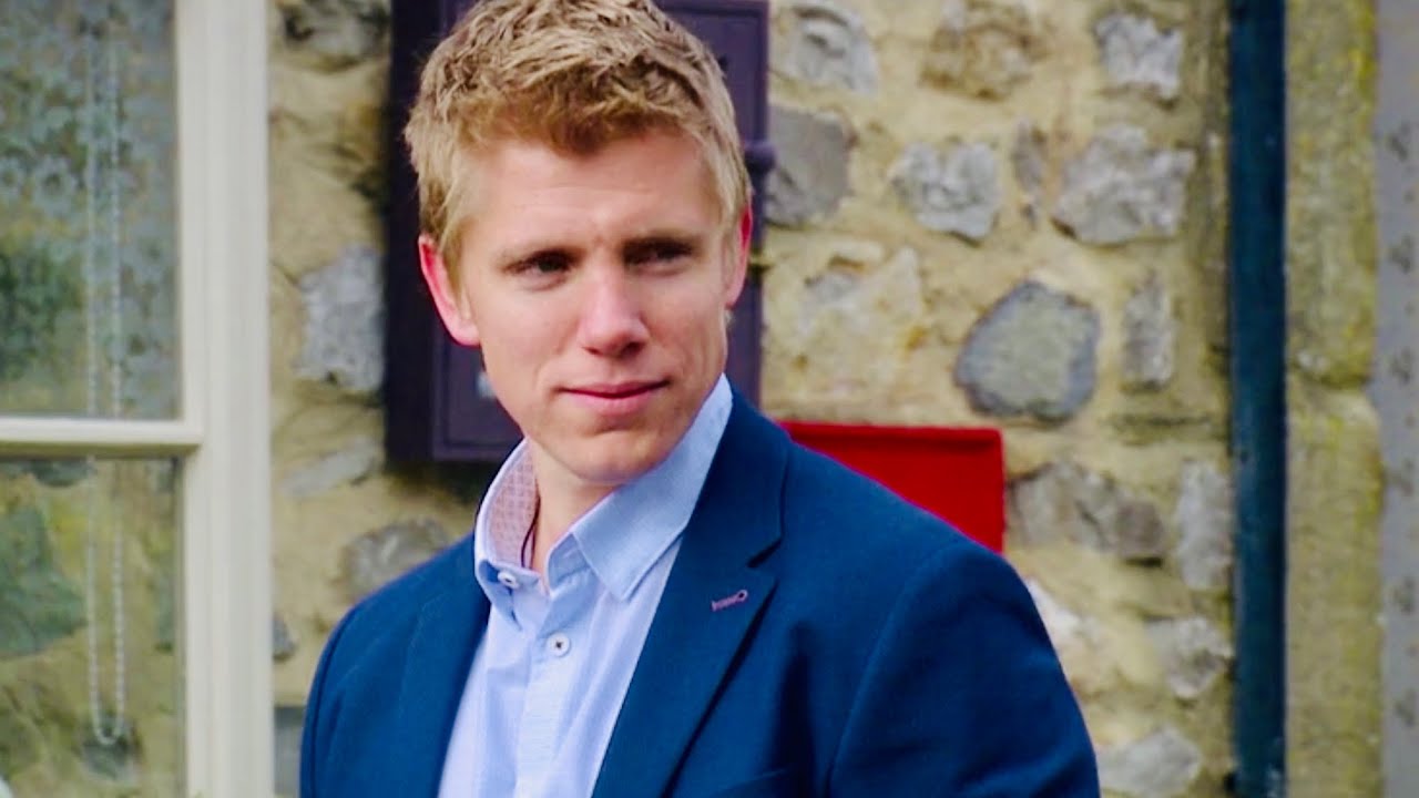 Robron Part 1 - Robert & Vic Are Back In Emmerdale! - YouTube