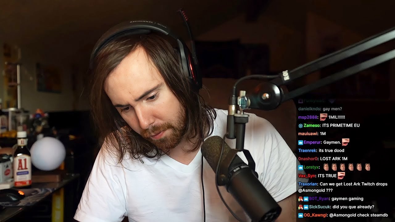 Asmongold Reacts to Zepla fleeing Ukraine and Russia escalation - YouTube