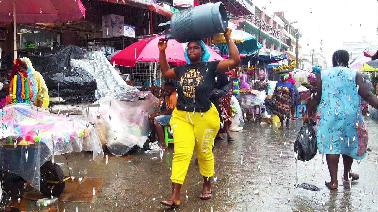 WORK IN HEAVY RAINS AFRICA GHANA ACCRA MAKOLA - YouTube