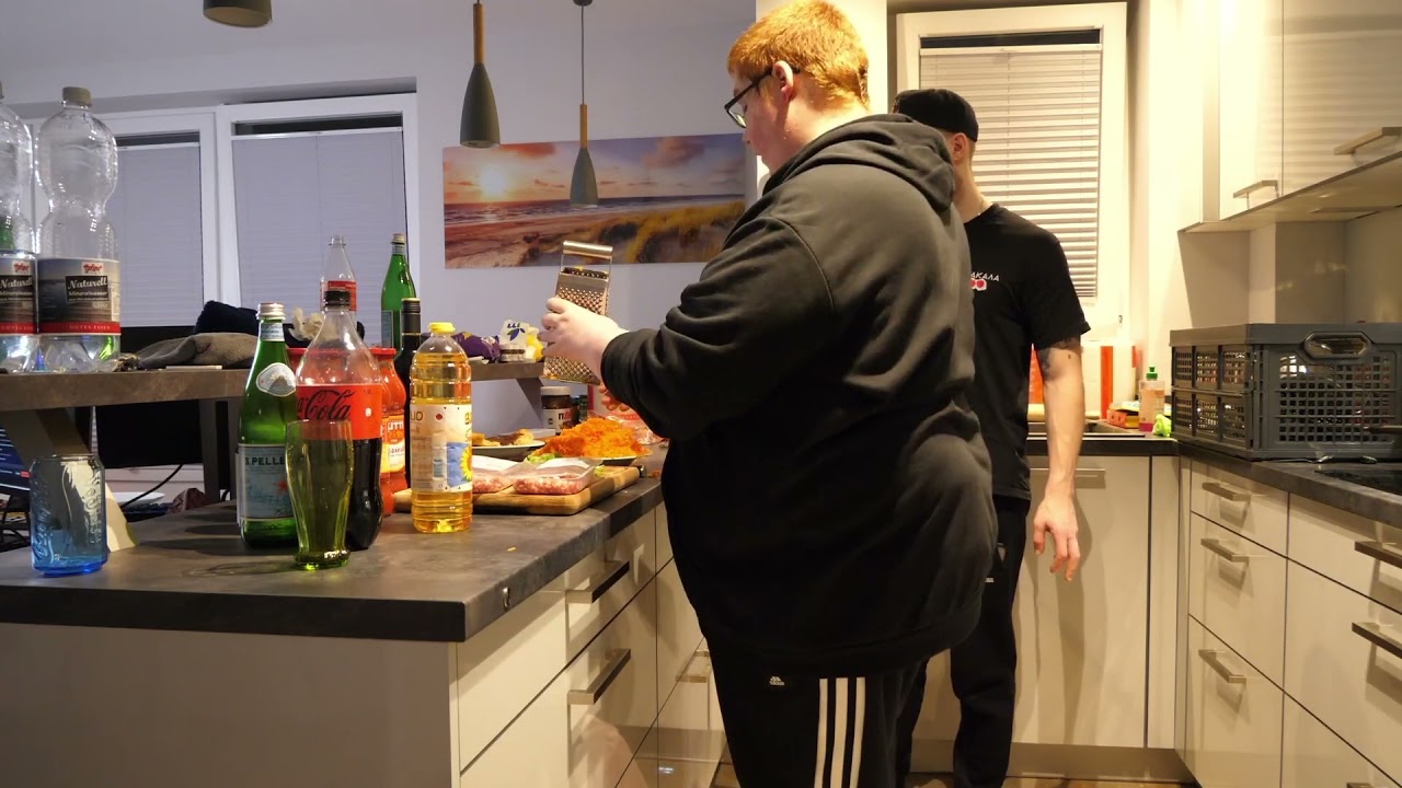 COOKINGTIME mit CHEFSTROBEL auf der 10 TAGE LAN PARTY - YouTube