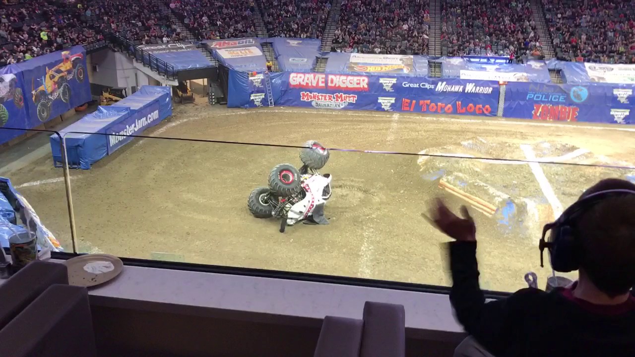 Monster Jam Golden One Center - YouTube