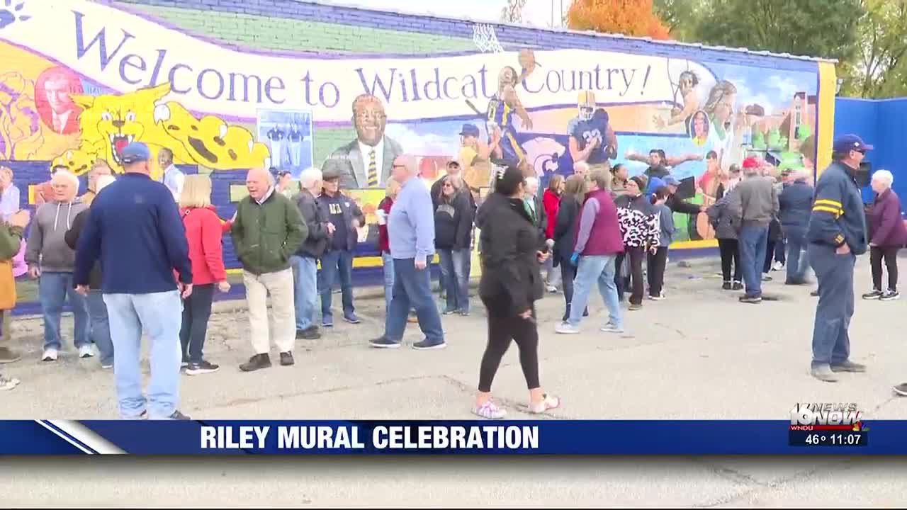 New mural celebrates Riley High School - YouTube