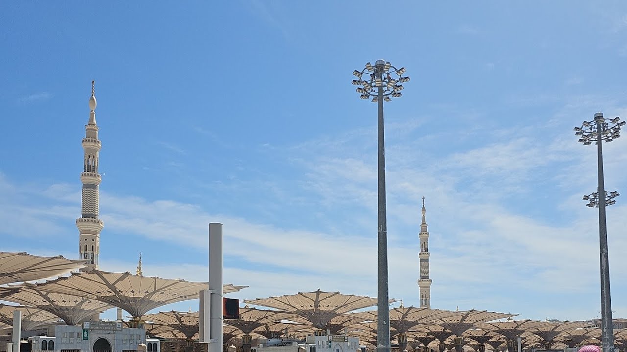 Khamkha Naseem is live in Madinah munawwarah - YouTube