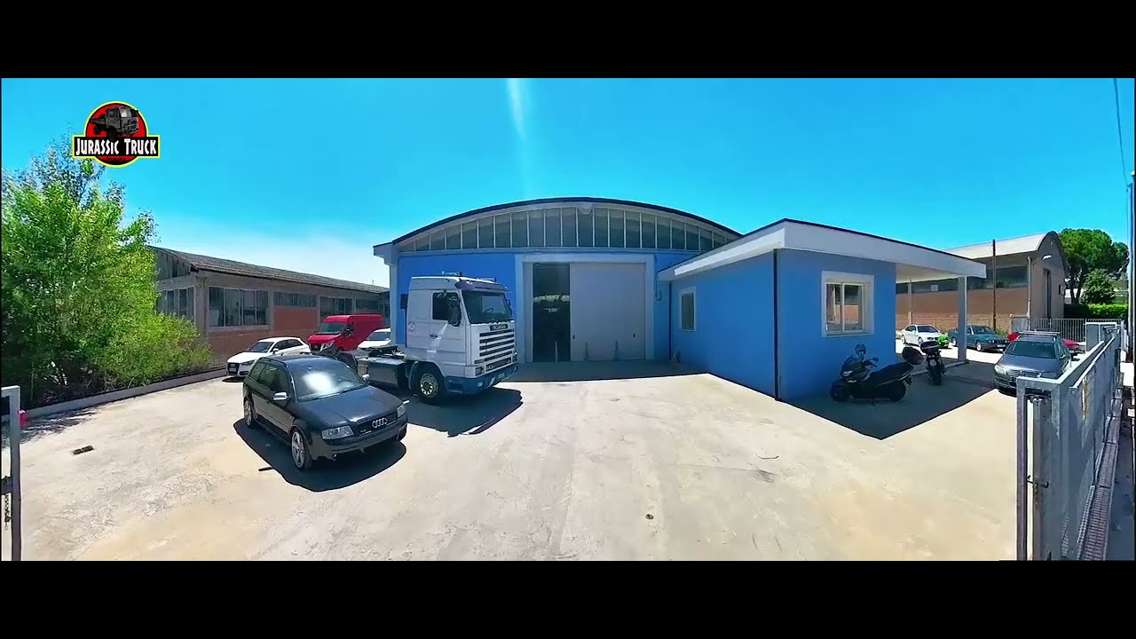 Inaugurazione del nuovo Jurassic Truck Garage - YouTube