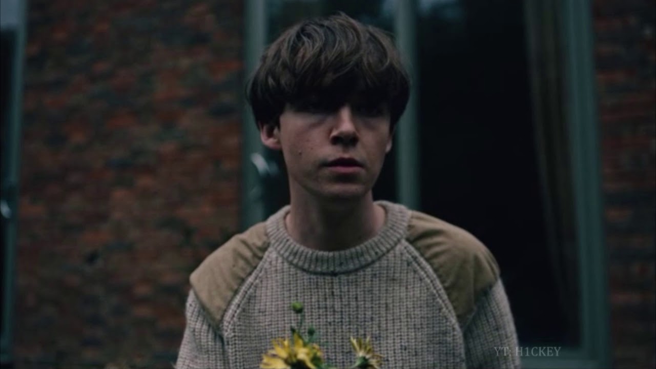 JAMES TRIES TO APOLOGIZE || TEOTFW S01E03 - YouTube