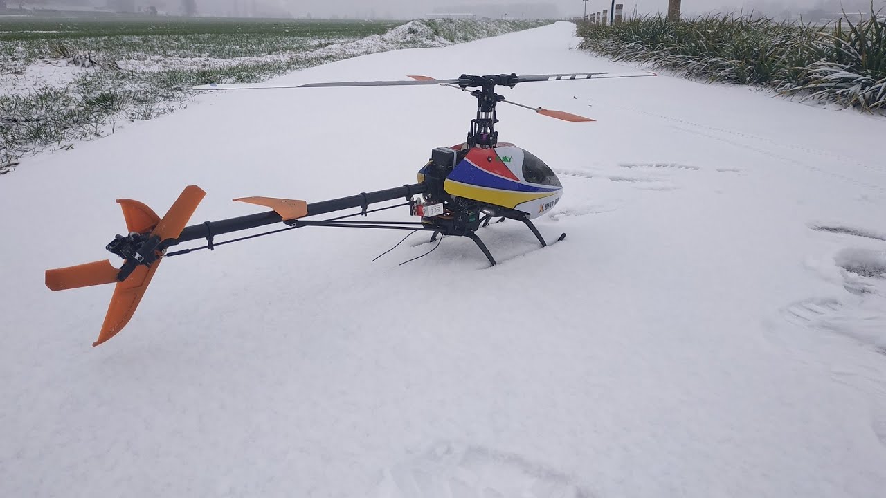 Hélicoptère RC - Esky CPX 450 - Vol sous la neige ! 👍 - YouTube