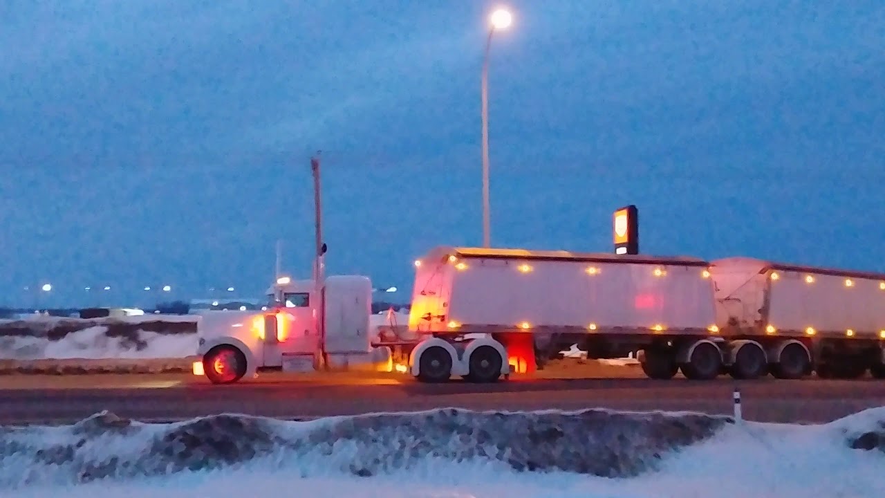 Peterbilt super b hopper - YouTube