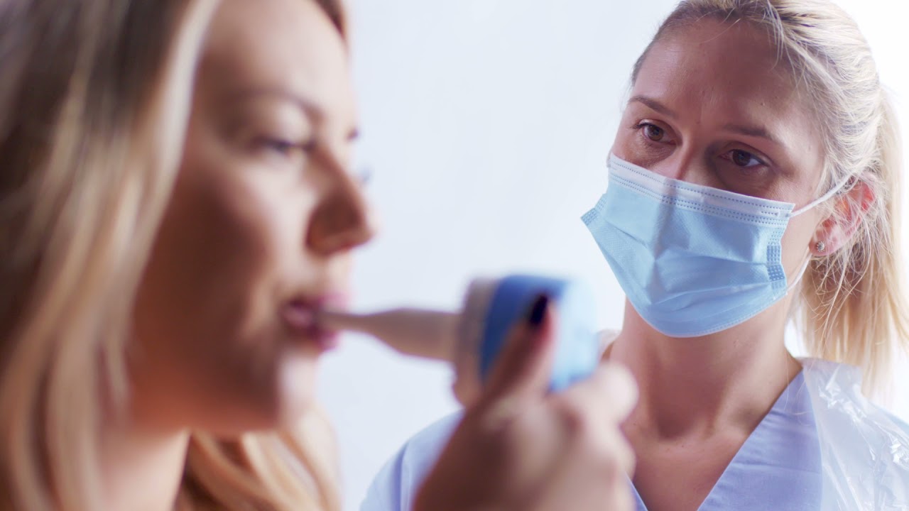 How to administer Entonox with Ultraflow™ - YouTube