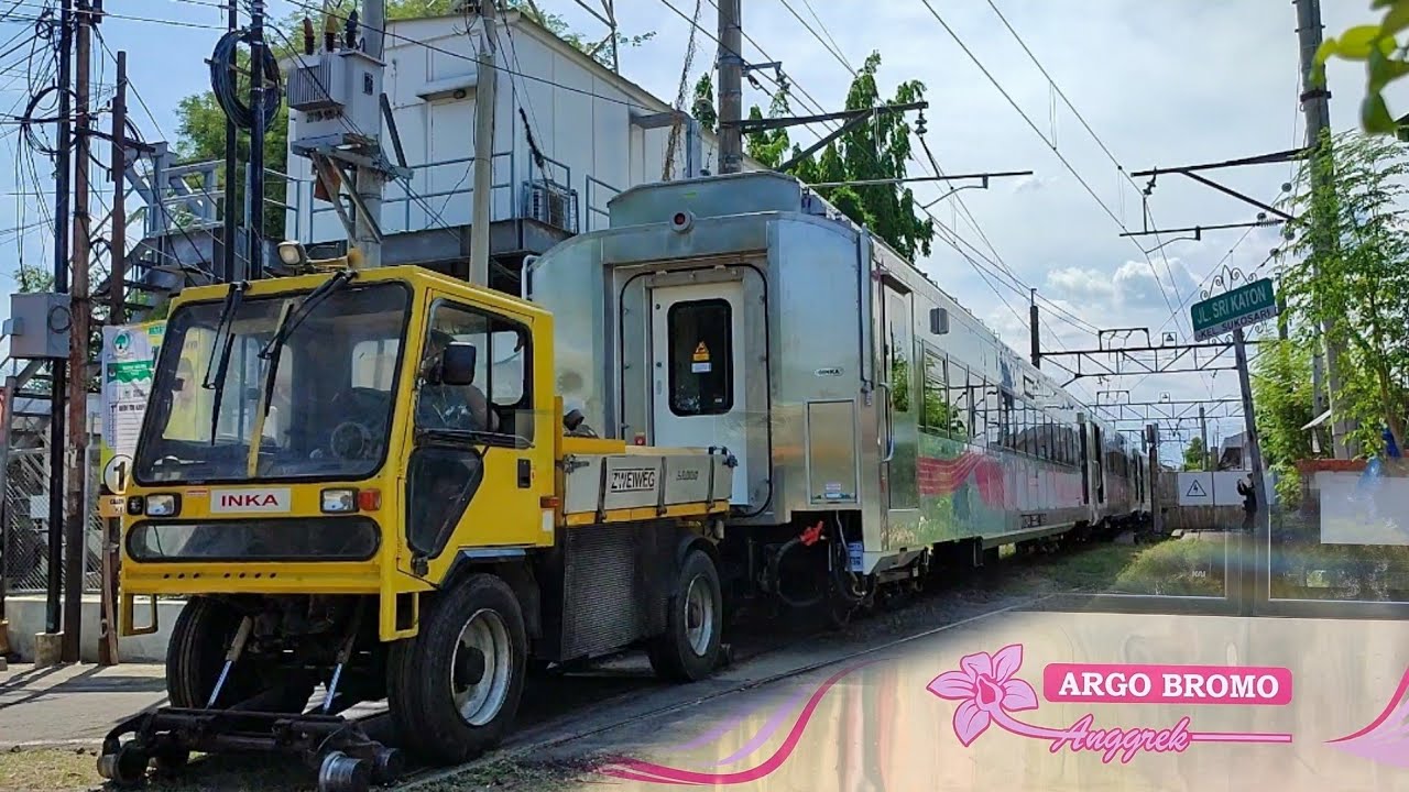 ADA BUNGA ANGGREK,KERETA BARU EKSEKUTIF ARGO BROMO ANGGREK LEBIH ...