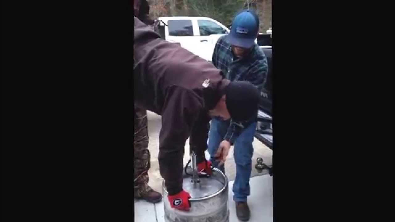 How to do a Keg Stand - YouTube