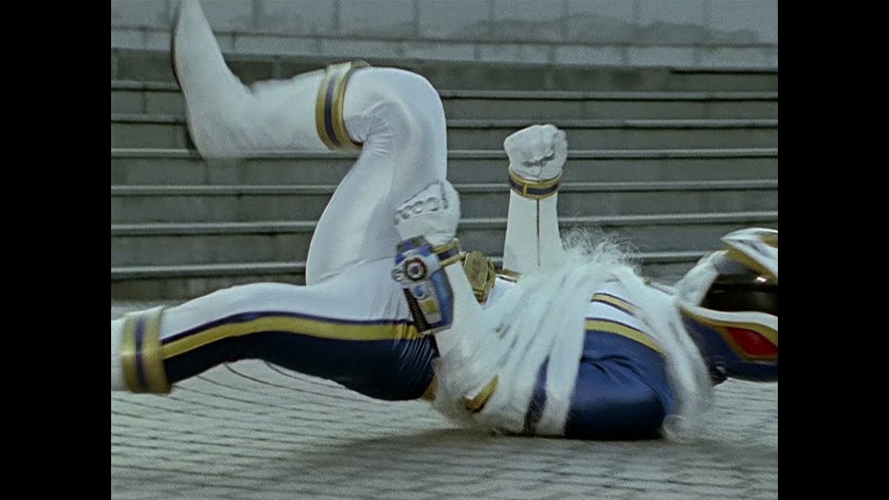 最高の敗北シーン。背が高く デカブレイク レンジャーが食べられる。戦隊デカレンジャー best defeat white ranger ...
