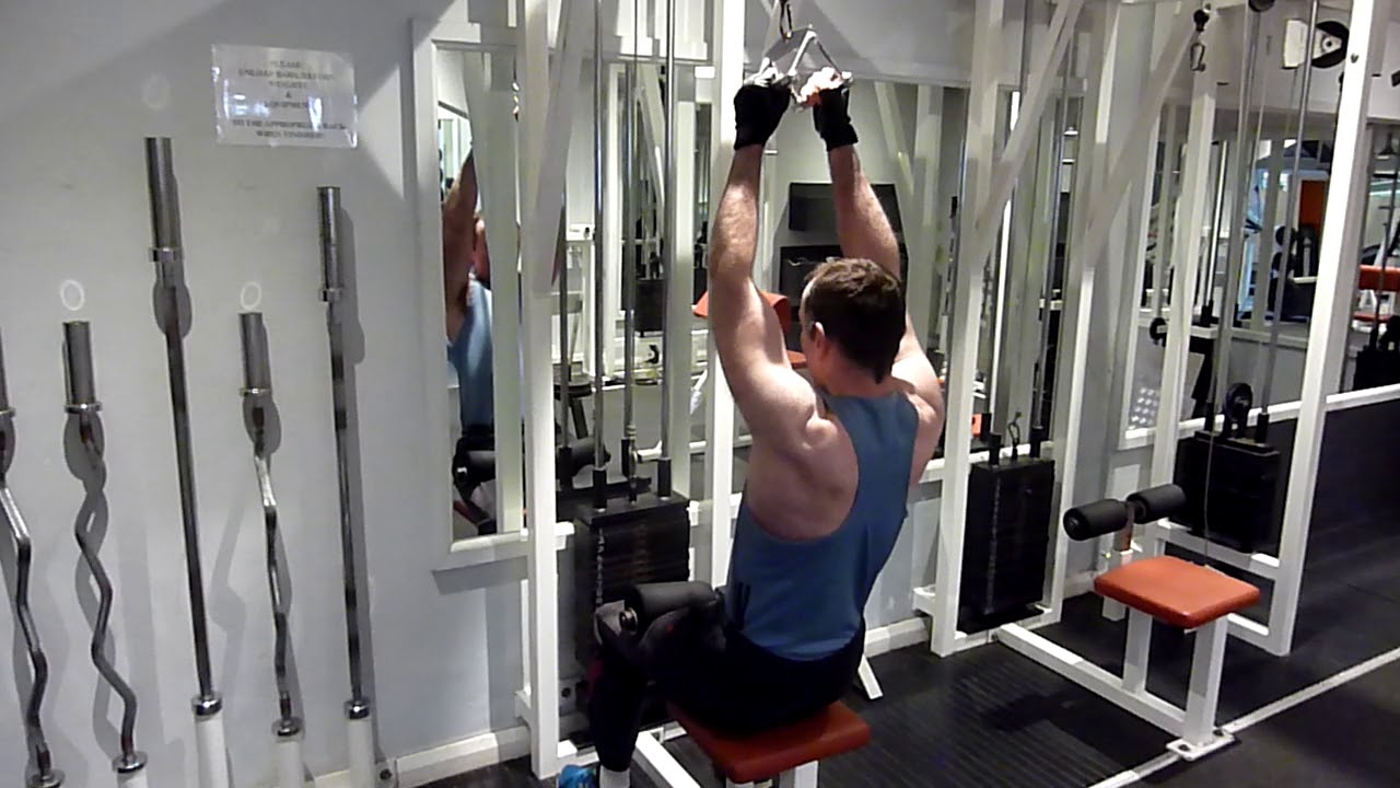 Felix McAlinden Doing Close Grip Pulldowns 234lbs x 6 - YouTube