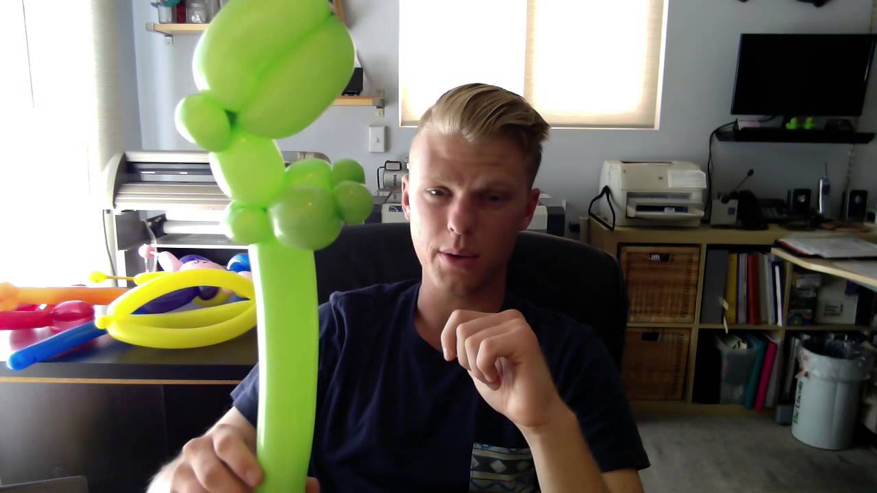 How to Balloon Twist a Dinosaur - YouTube